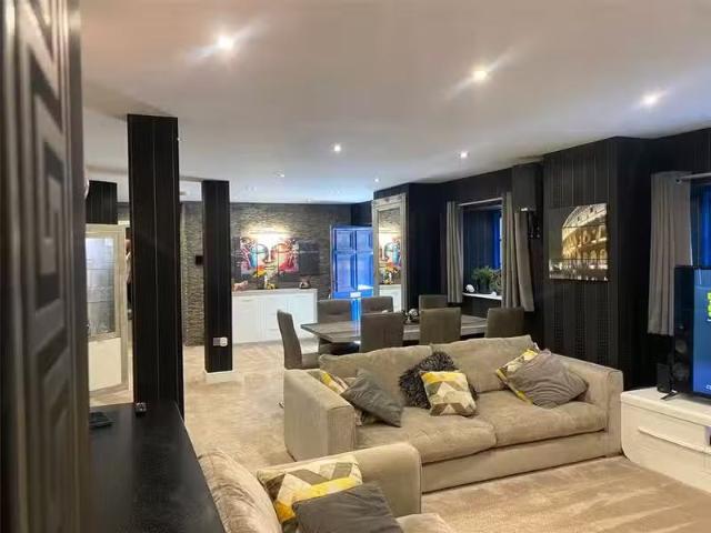 2 bedroom Flat to rent, Bishop Street, Portsmouth, PO1 £1,750.