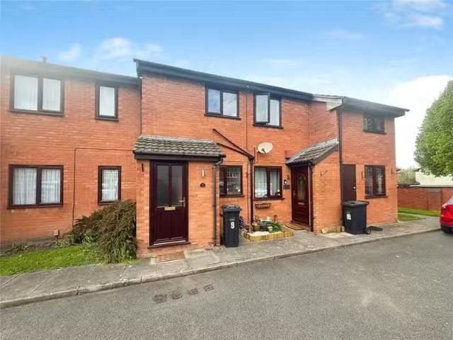 2 bedroom Flat to rent, Birds Meadow, Brierley Hill, DY5 £850.