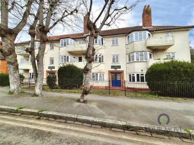 2 bedroom Flat to rent, Bittoms Court, The Bittoms, KT1 £1,65.