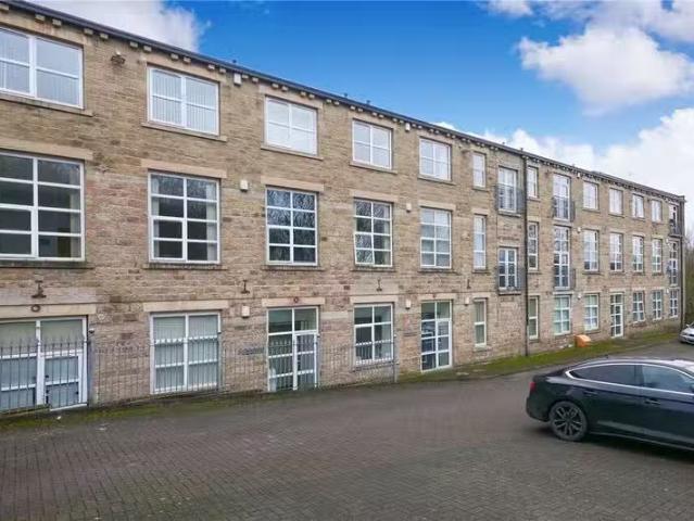 2 bedroom Flat to rent, Brackendale, Bradford, BD10 £650 pcm