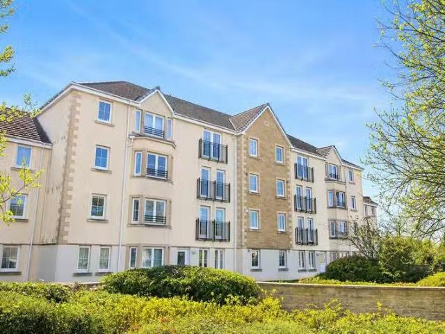 2 bedroom Flat to rent, Bruce Gardens, Dunfermline, KY11 £950.