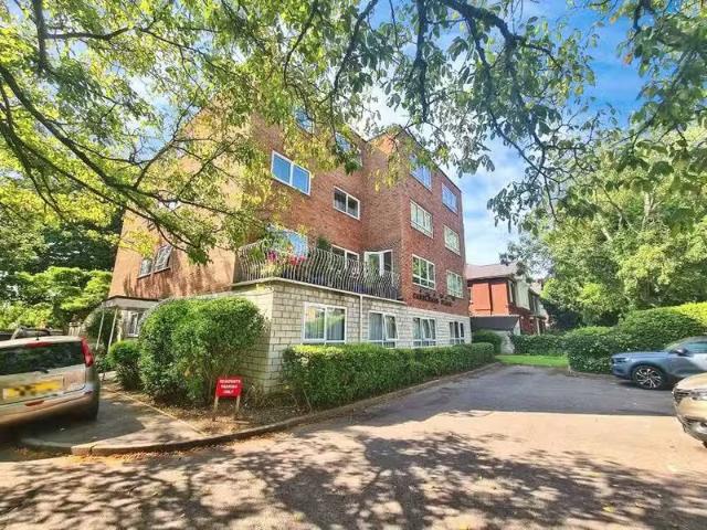2 bedroom Flat to rent, Candlemas Place, Westwood Road, SO17.