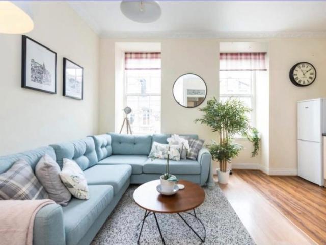 2 Bedroom Flat to Rent City Centre EH1