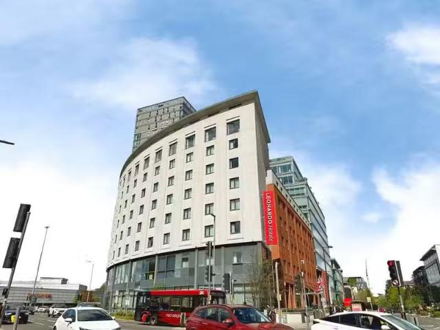 2 bedroom Flat to rent, Clarendon Road, Watford, WD17 £1,850.