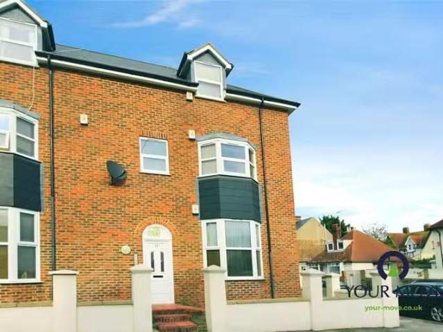 2 bedroom Flat to rent, Crescent Road, Ramsgate, CT11 £950 pcm