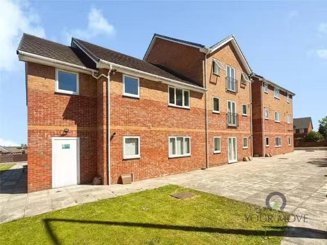 2 bedroom Flat to rent, Dudley Road East, Tividale, B69 £800.
