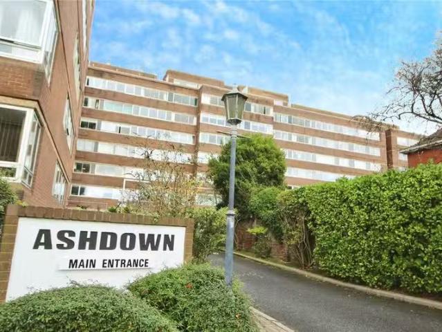 2 bedroom Flat to rent, Eaton Road, Hove, BN3 £1,500 pcm