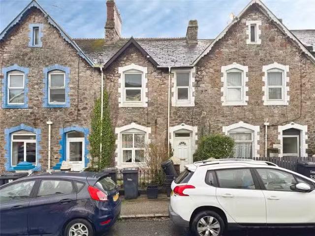 2 bedroom Flat to rent, Ellacombe Church Road, Torquay, TQ1 £.