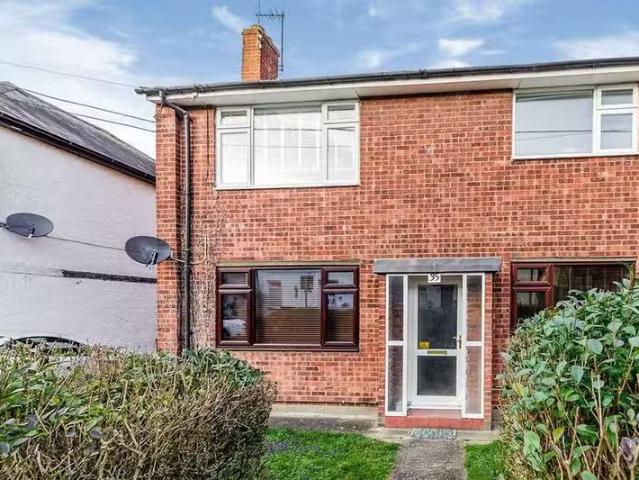 2 bedroom Flat to rent, Esinteraction Road, Longfield, DA3 £1.