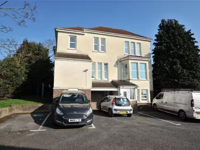 2 bedroom Flat to rent, Fairview Road, Kingswood, BS15 £1,050.