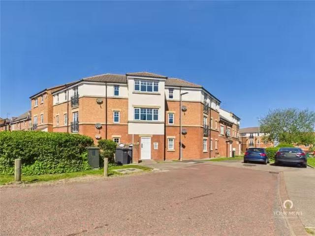 2 bedroom Flat to rent, Foster Drive, St James Village, NE8 £.
