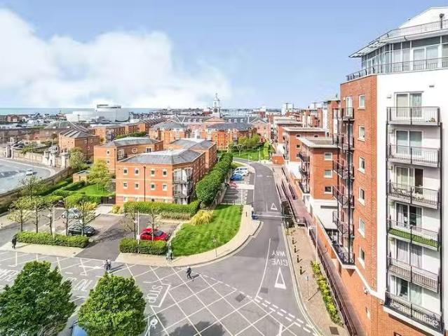 2 bedroom Flat to rent, Gunwharf Quays, Portsmouth, PO1 £1,40.
