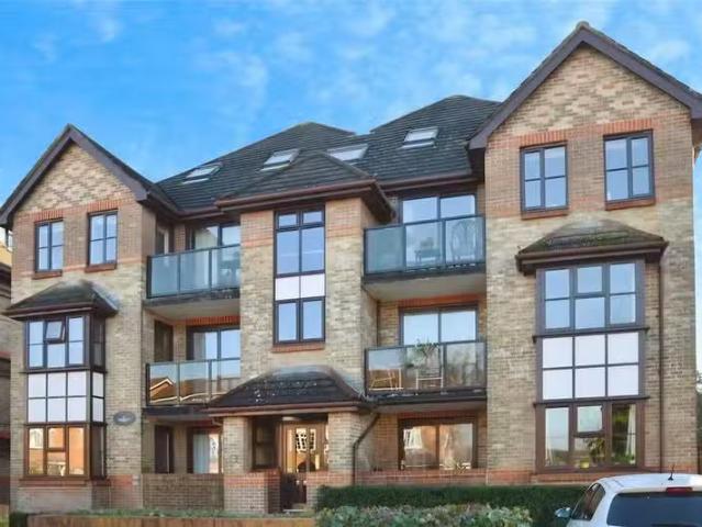 2 bedroom Flat to rent, Grange Road, Sutton, SM2 £1,800 pcm