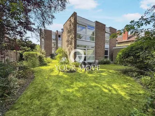 2 bedroom Flat to rent, Hardy Road, London, SE3 £1,850 pcm