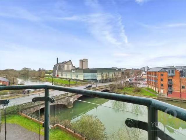 2 bedroom Flat to rent, Henry Bird Way, Northampton, NN4 £1,2.