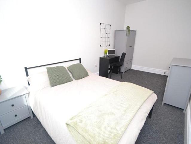 2 Bedroom Flat To Rent In Musters Road, West Bridgford, NG2