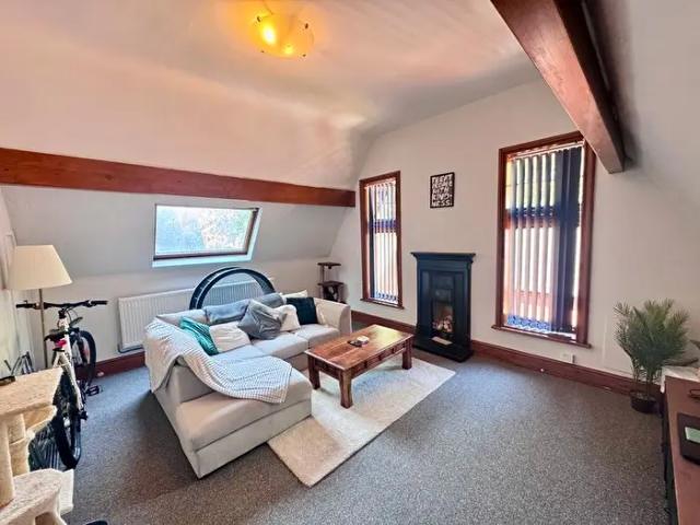 2 Bedroom Flat To Rent In Magdala Road, Nottingham, NG3
