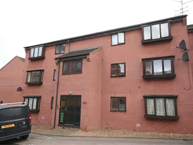 2 Bedroom Flat To Rent In Manor Court, Strode Road, NN8