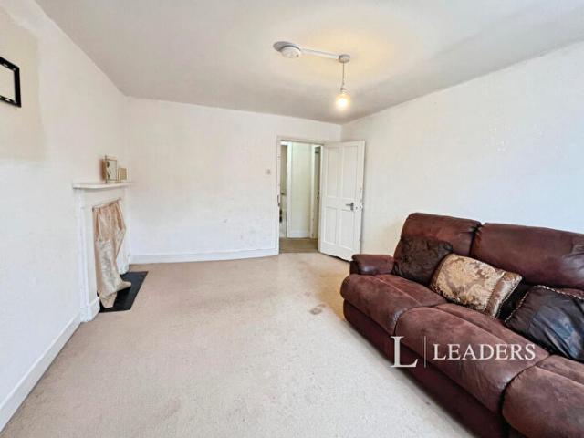 2 Bedroom Flat To Rent In Market Square, Buckingham, Buckinghamshire, MK18