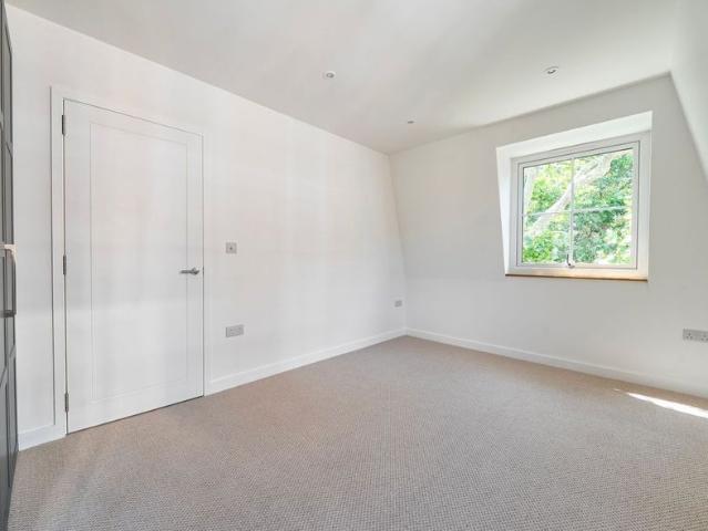 2 Bedroom Flat to Rent in Marks Court, 5 Griggs Place, London, SE1