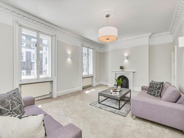 2 bedroom flat to rent in Marylebone