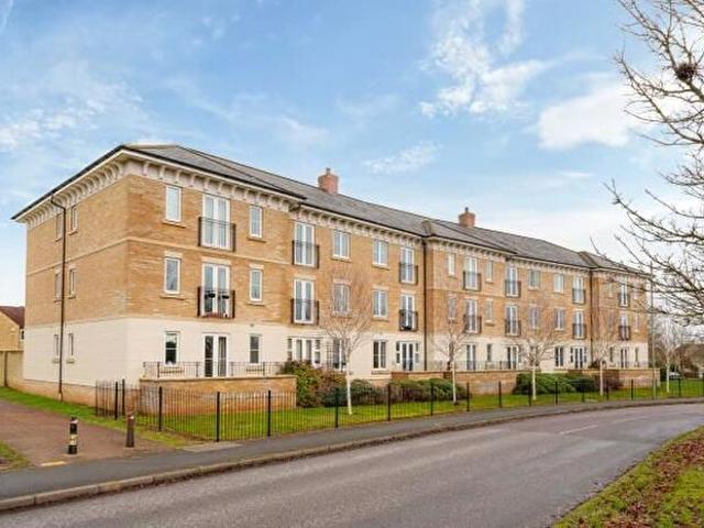 2 Bedroom Flat To Rent In Meadow Way, Carterton, OX18