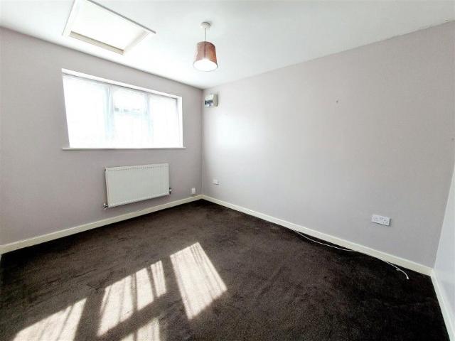 2 Bedroom Flat to Rent in Mill Road, Kettering, Northamptonshire, NN16