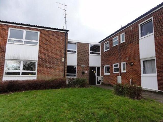 2 Bedroom Flat To Rent In Montague Crescent, Ryehill, Northampton, NN5