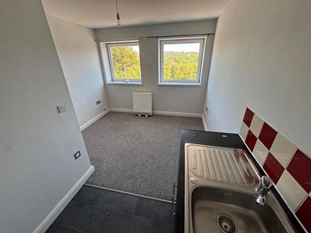 2 Bedroom Flat To Rent In Neath Road, SA6