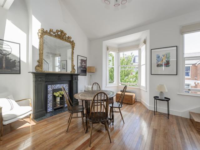 2 bedroom flat to rent in north kensington