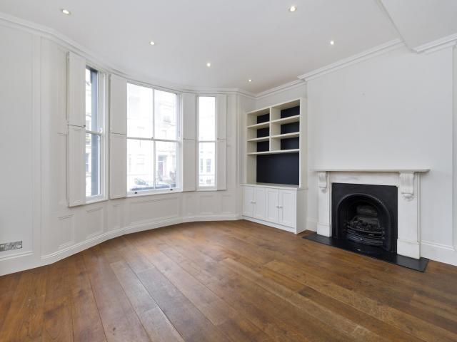 2 bedroom flat to rent in north kensington