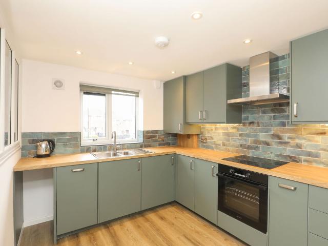 2 bedroom flat to rent in oxford street sheffield s6