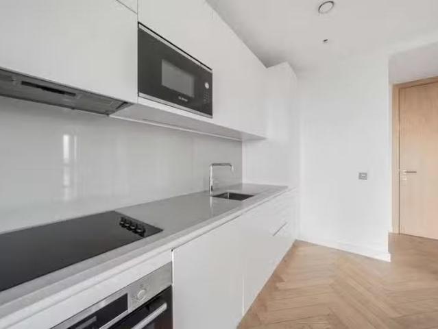 2 bedroom flat to rent in Oberman Road, London NW10