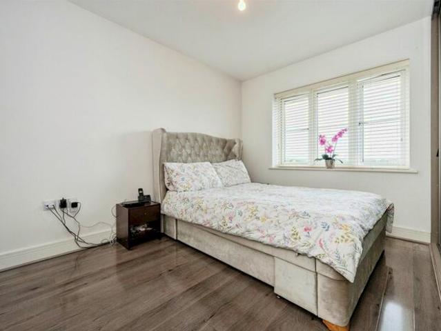 2 Bedroom Flat To Rent In Aylesbury Street, Milton Keynes, MK2