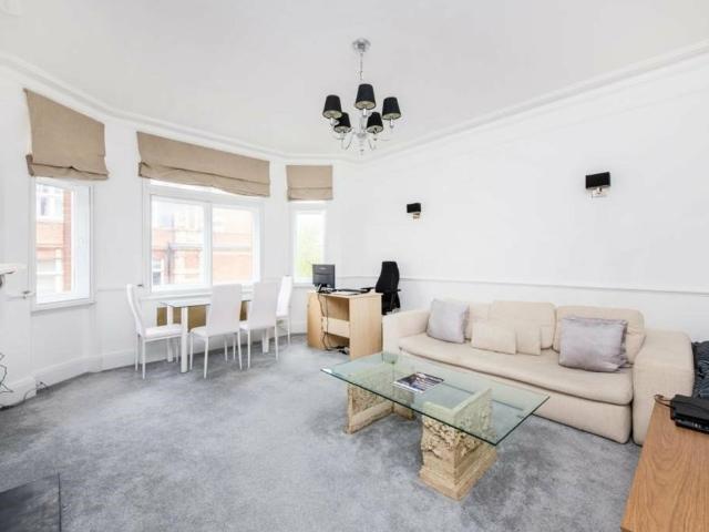 2 bedroom Flat to rent in Aberdeen Court, Maida Vale, London, W9