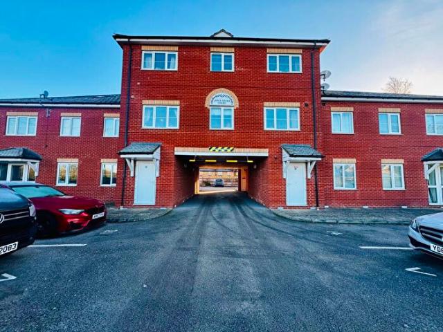 2 Bedroom Flat To Rent In Addington Road, Irthlingborough, Wellingborough, NN9