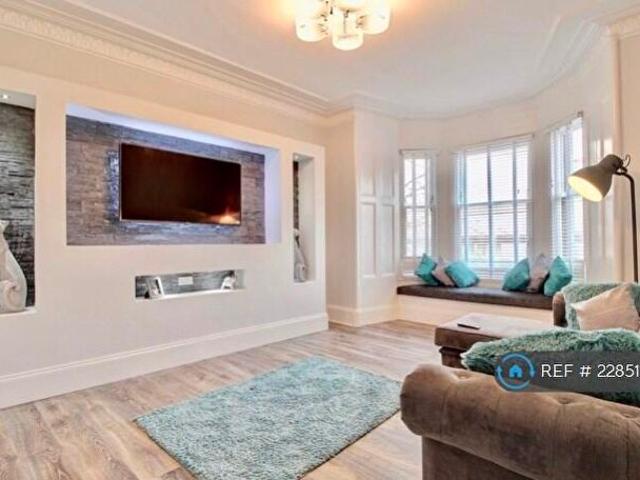 2 Bedroom Flat To Rent In Alice Street, Paisley, PA2