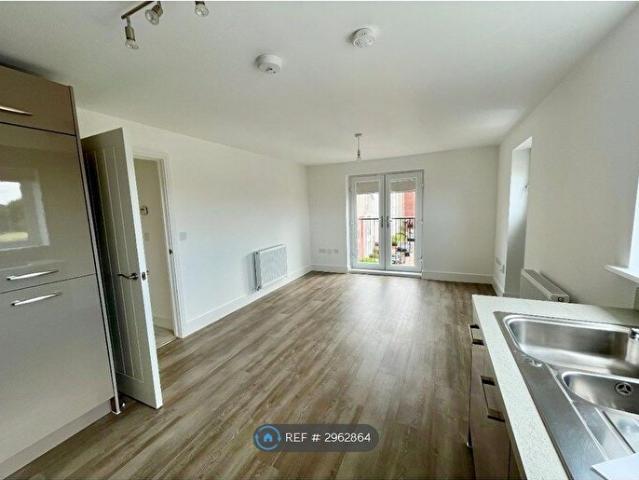 2 Bedroom Flat To Rent In Anton Close, Rugby, CV21