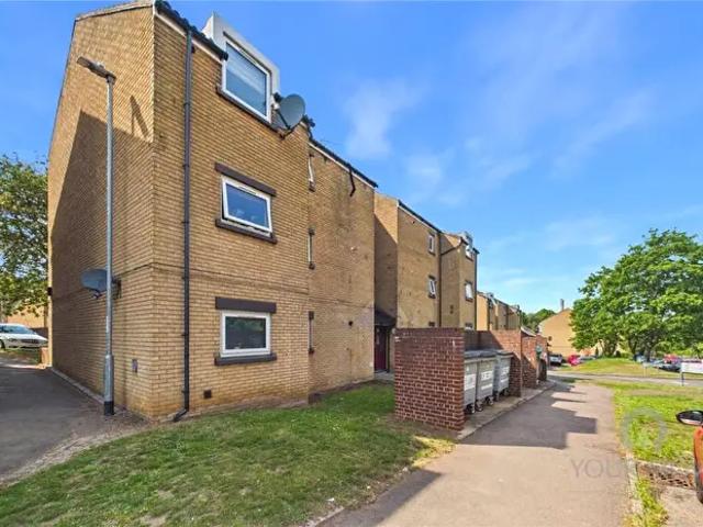 2 Bedroom Flat To Rent In Arrow Head Road, Northampton, NN4