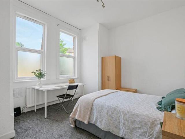 2 Bedroom Flat To Rent In Arthur Street, Arboretum, Nottingham, NG7