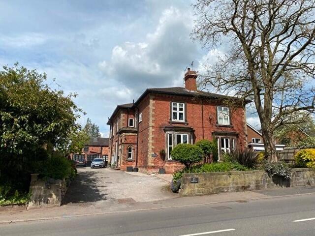 2 Bedroom Flat To Rent In Ashby Road, Staffordshire, Burton Upon Trent, DE15