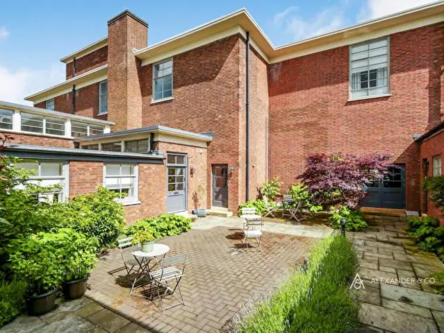 2 Bedroom Flat To Rent In Building, Orchard Square, Caversfield, OX27
