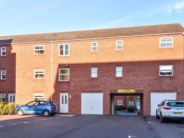 2 Bedroom Flat To Rent In Banbury, Oxfordshire, OX16