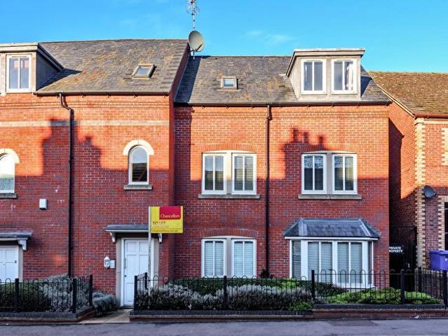 2 Bedroom Flat To Rent In Banbury, Oxfordshire, OX16