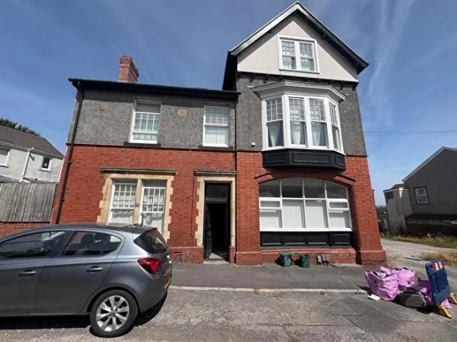 2 Bedroom Flat To Rent In Banwell Street, Morriston, Swansea, SA6