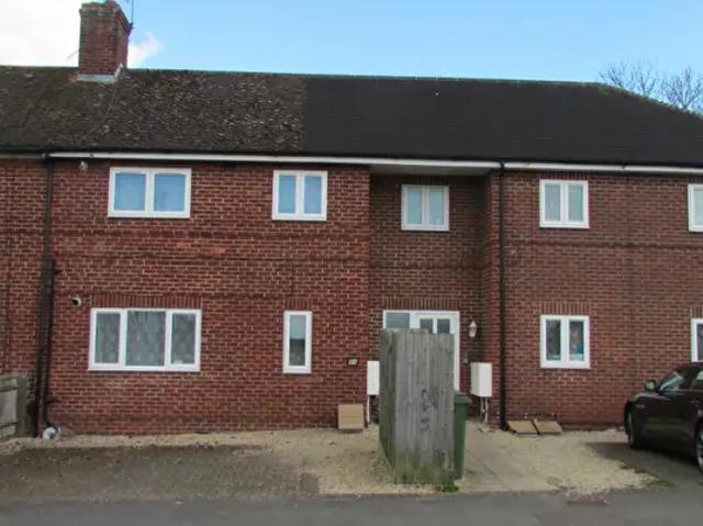 2 Bedroom Flat To Rent In Barton Village Road, Oxford, Oxfordshire, OX3