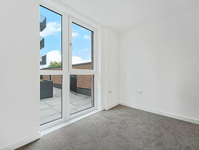 2 Bedroom Flat To Rent In Beacon Place, Milton Keynes, Buckinghamshire, MK2