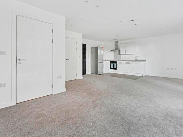 2 Bedroom Flat To Rent In Beacon Place, Milton Keynes, Buckinghamshire, MK2