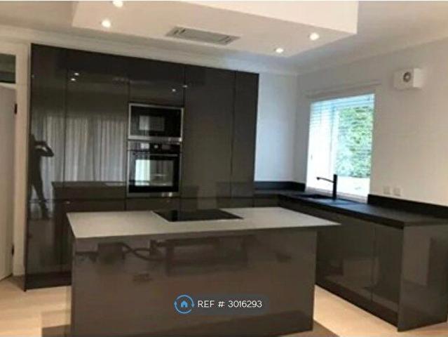 2 Bedroom Flat To Rent In Bearsden, Glasgow, G61