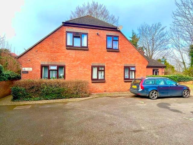 2 Bedroom Flat To Rent In Beauchamp Lane, Cowley, OX4